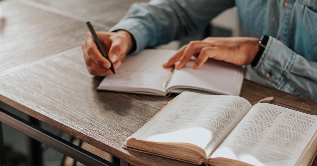 CHAPITRE 2 : La Bible dans le monde moderne | Eglise de Dieu Unie